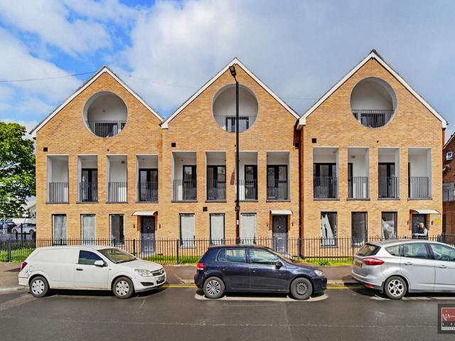 19 bedroom block of apartments for sale