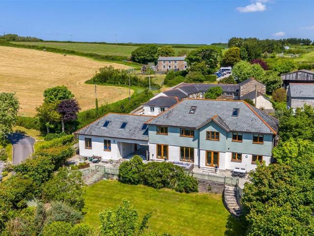 19 bedroom detached house for sale