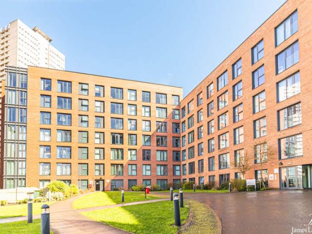 19 Bedroom Flat