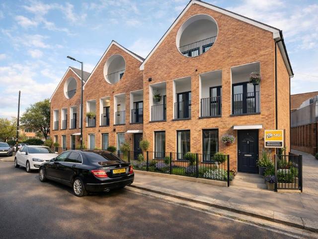 19 bedroom property with land for sale