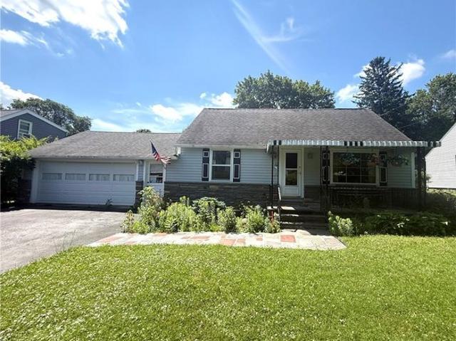 19 Beechwood Rd, New Hartford, NY 13413