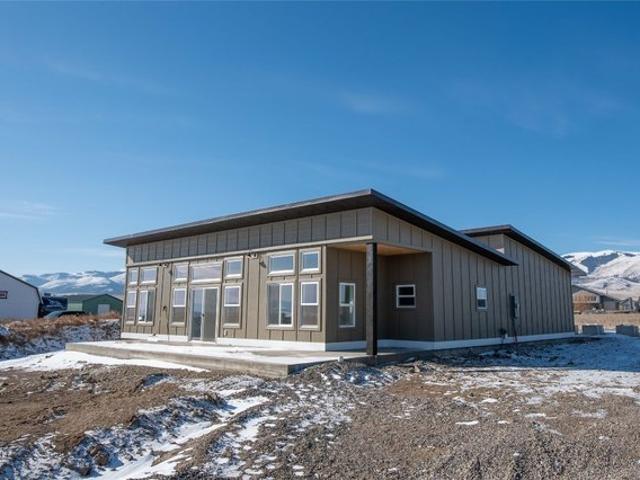 19 Berry Ln, Townsend, MT 59644