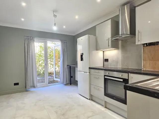 19 Bingley Road, London, E16 3JR, United Kingdom | 2 bed house for rent #167717221 | Rentberry