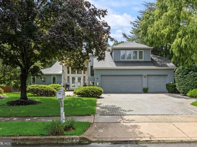 19 Bunning Dr, Voorhees, NJ 08043