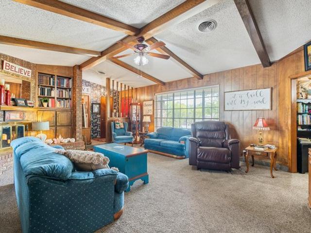19 Canyon Rim Dr, Canyon, TX 79015