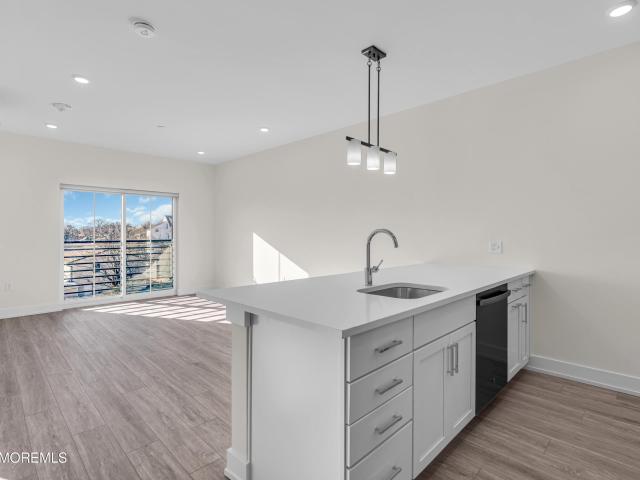 19 Carr Avenue Unit 321