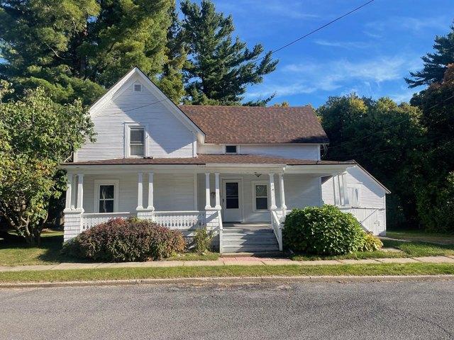 19 Cedar St, Malone, NY 12953