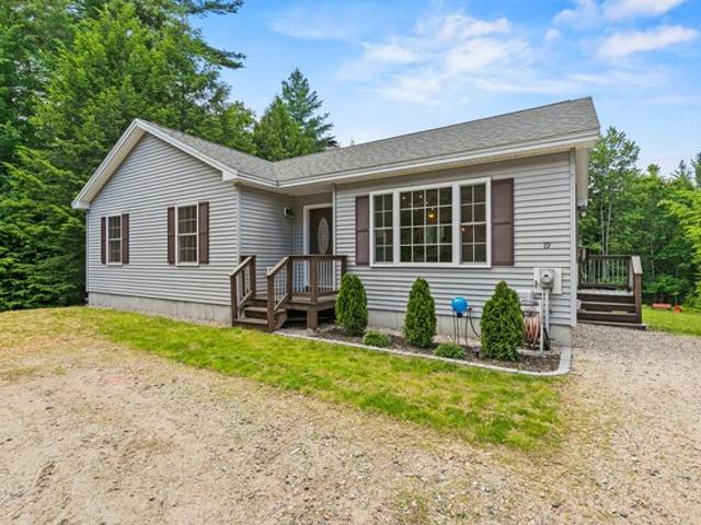 19 Cessna Way, Naples, ME 04055