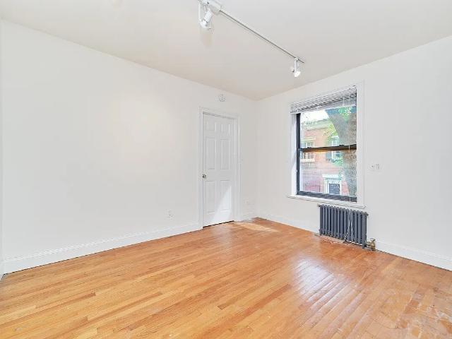 19 Commerce Street, New York, NY