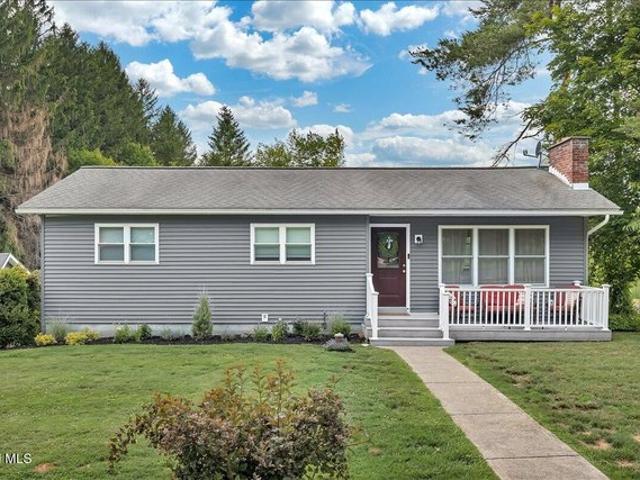 19 Cobb Hill Rd, West Sand Lake, NY 12196