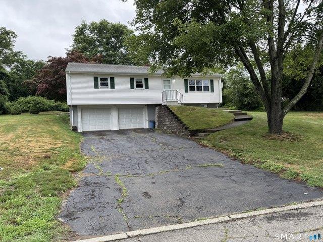 19 Covington Dr, Milford, CT 06461