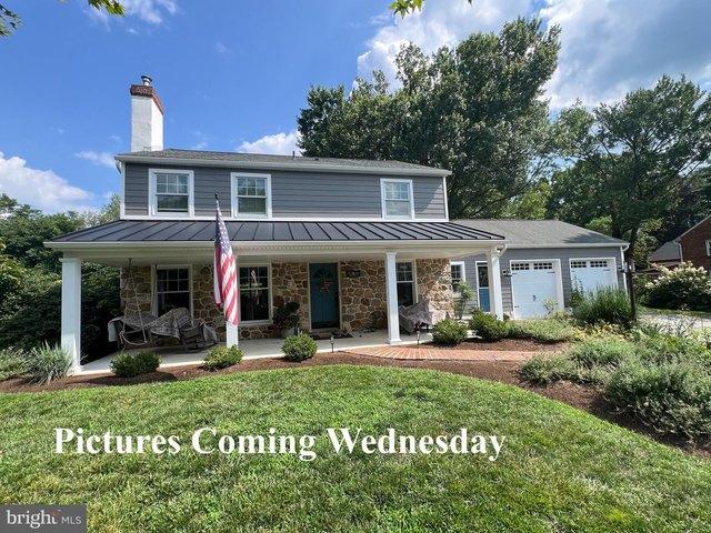 19 Clover Ln, Malvern, PA 19355