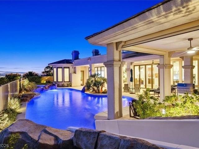 19 Club Vista Dr, Henderson, NV 89052