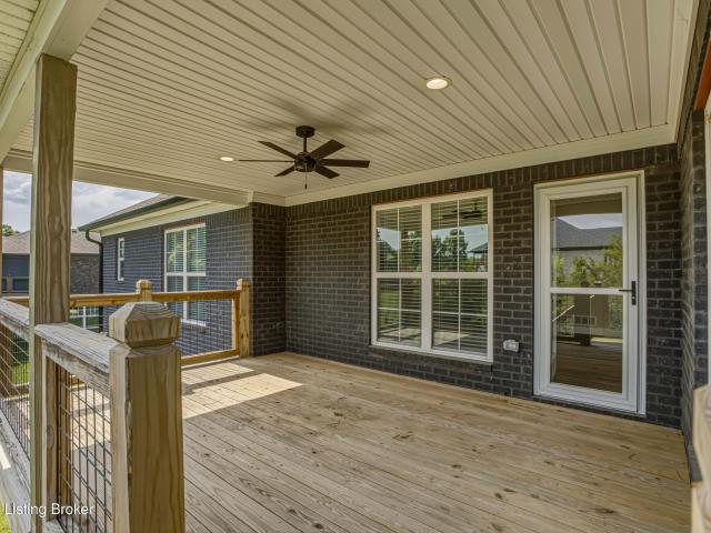 19 Clubhouse Ct