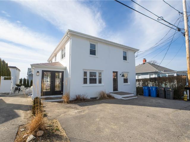 19 Crest St, Middletown, RI 02842 | MLS #1392 | Compass