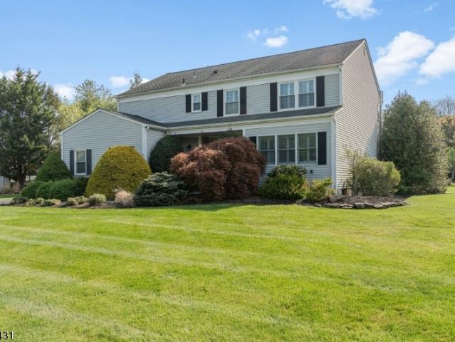 19 Daniel Dr