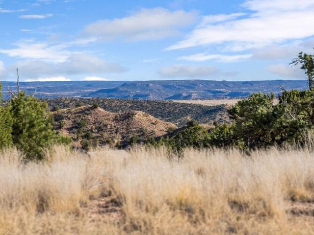 19 Del Charro Rd, Lamy, NM 87540
