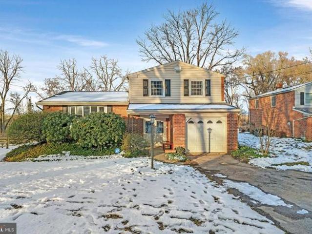 19 Doe Ln, Malvern, PA 19355