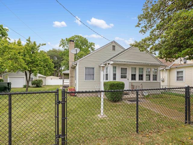 19 E Atlantic Avenue