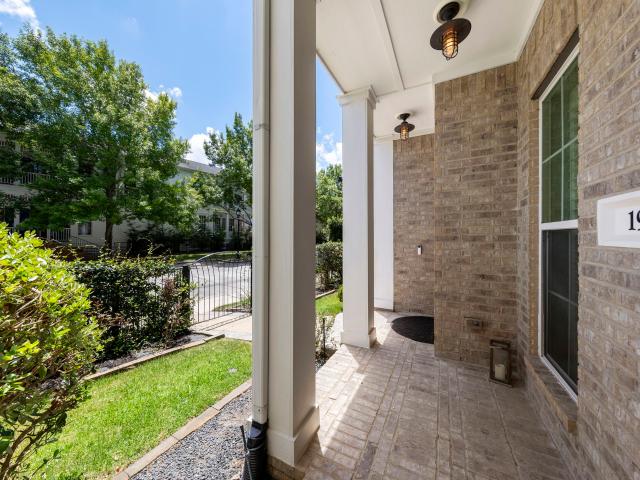 19 E Breezy Way