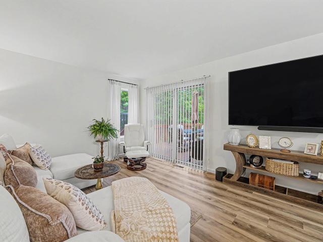 19 E Woodland Ave