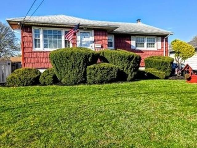 19 E 2nd St, Woodbridge, NJ 07064