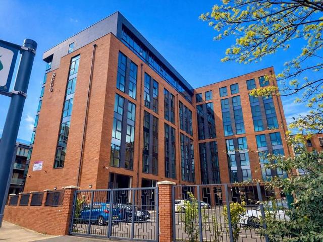 19 Ecco 3 bed apartment to rent £1,560 pcm £360 pw
