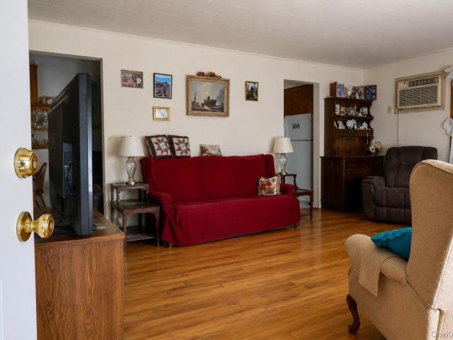 19 East Avenue