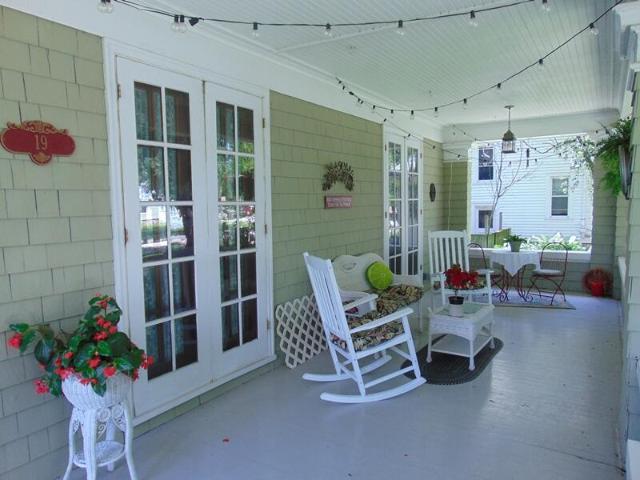 19 Eastman St