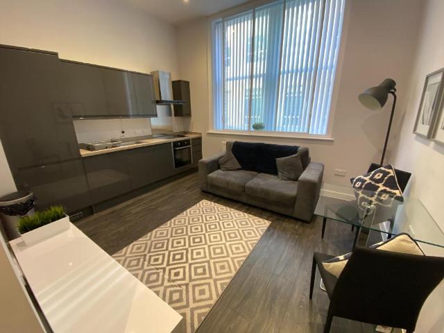 19 Edmund Street, Liverpool L3 2 bed flat to rent £1,050 pcm £242 pw