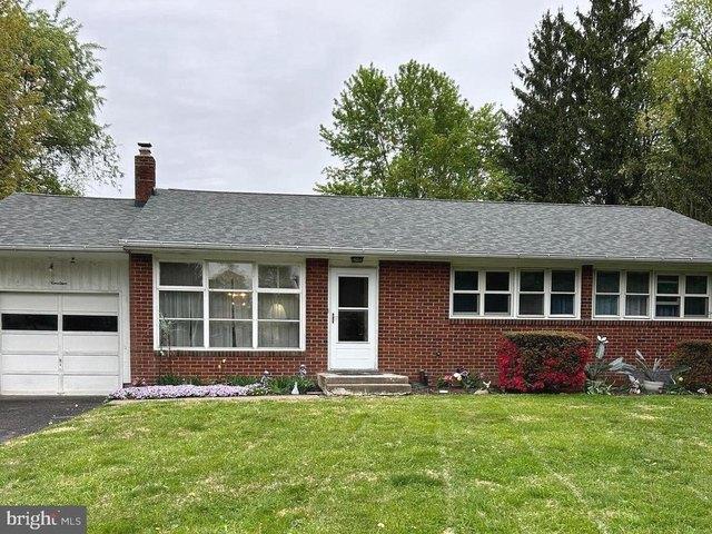 19 Eljan Dr, Doylestown, PA 18901