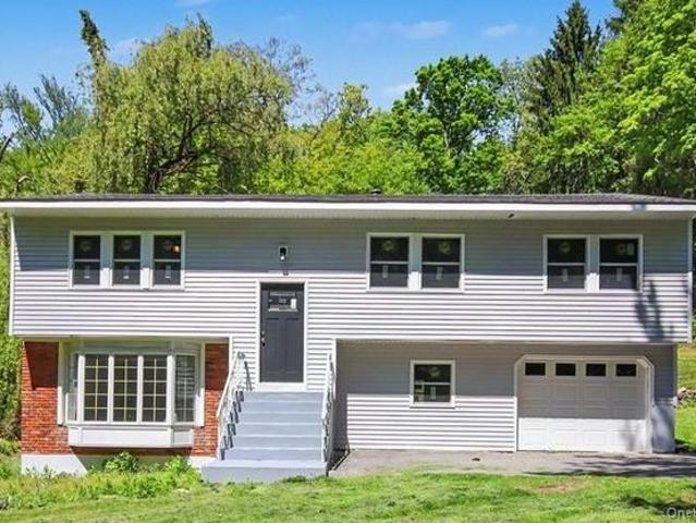 19 Englewood Ter, Mahopac, NY 10541