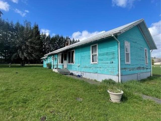19 Fairley St, Raymond, WA 98577
