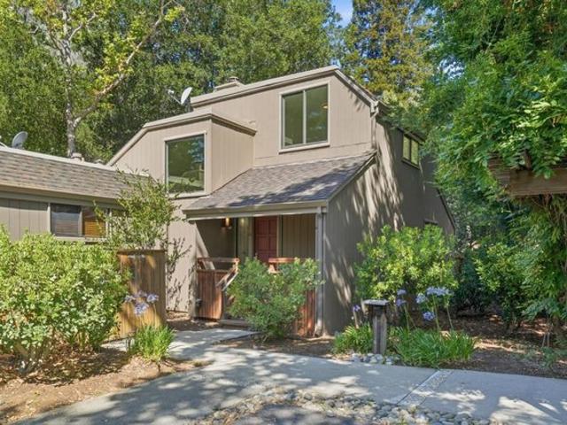 19 Farm Rd, Los Altos, CA 94024