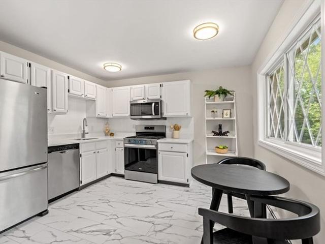 19 Fernview Ave Apt 5, North Andover, MA 01845