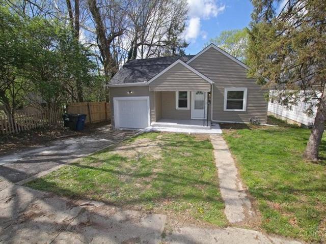 19 Firwood Dr, Dayton, OH 45419