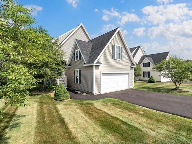 19 Footbridge Ln, Dover, NH 03820