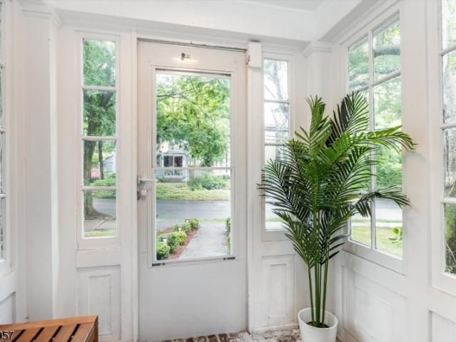 19 Forest Ave