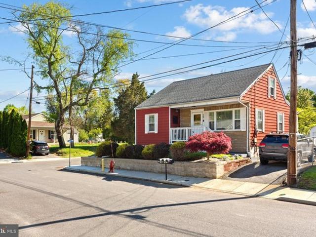 19 Francis St, Wrightstown, NJ 08562