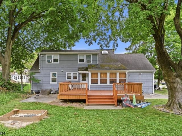 19 Fredericks St