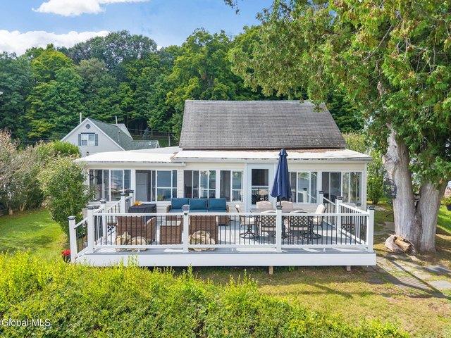 19 Garside Rd, Saratoga Springs, NY 12866