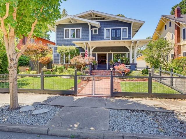19 Geneva St, Medford, OR 97504