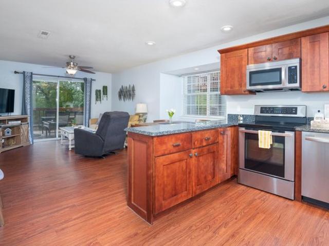 19 Gold Finch Dr Apt 2, Branson, MO 65616