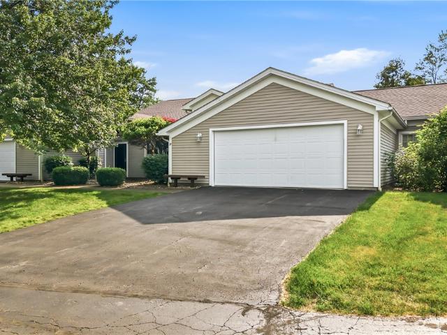 19 Golfwood Dr 19