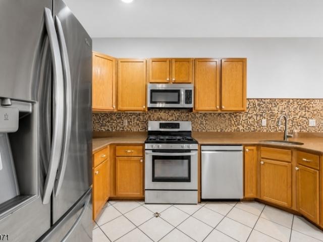 19 Gordon Cir