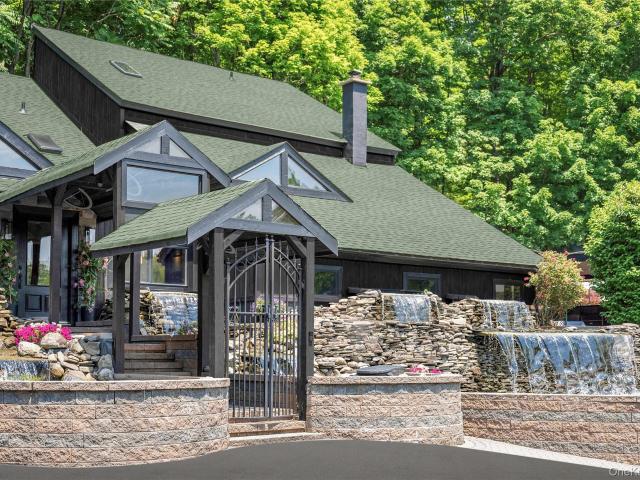 19 Greentree Lane