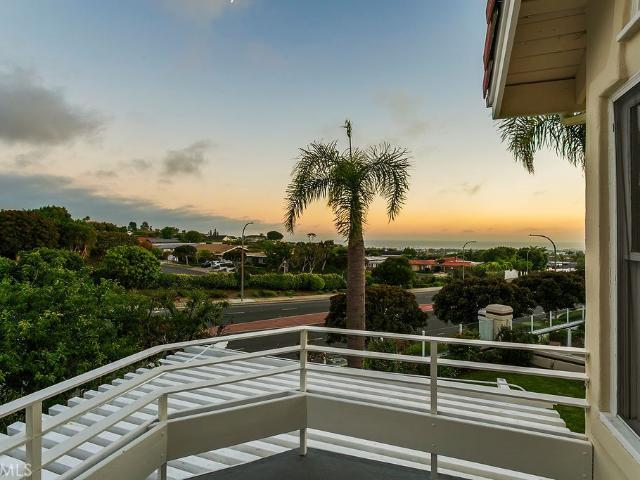 19 Harbor Pointe Dr, Corona del Mar, CA 92625 | MLS #NP26011