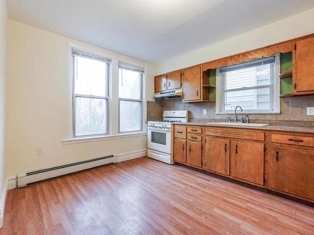 19 Hawthorne Ave # 1