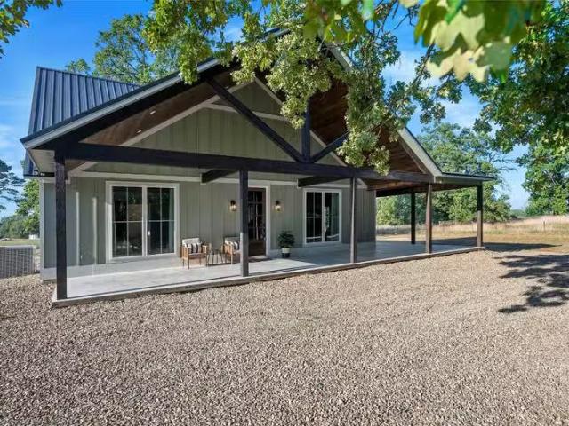 19 HICKORY SPRINGS TRL, BROKEN BOW, OK 74728 Single Family Res.