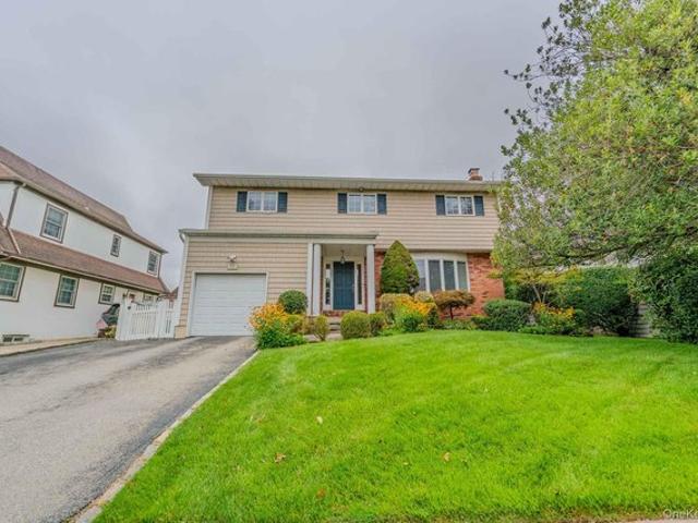 19 Howland Rd, East Rockaway, NY 11518